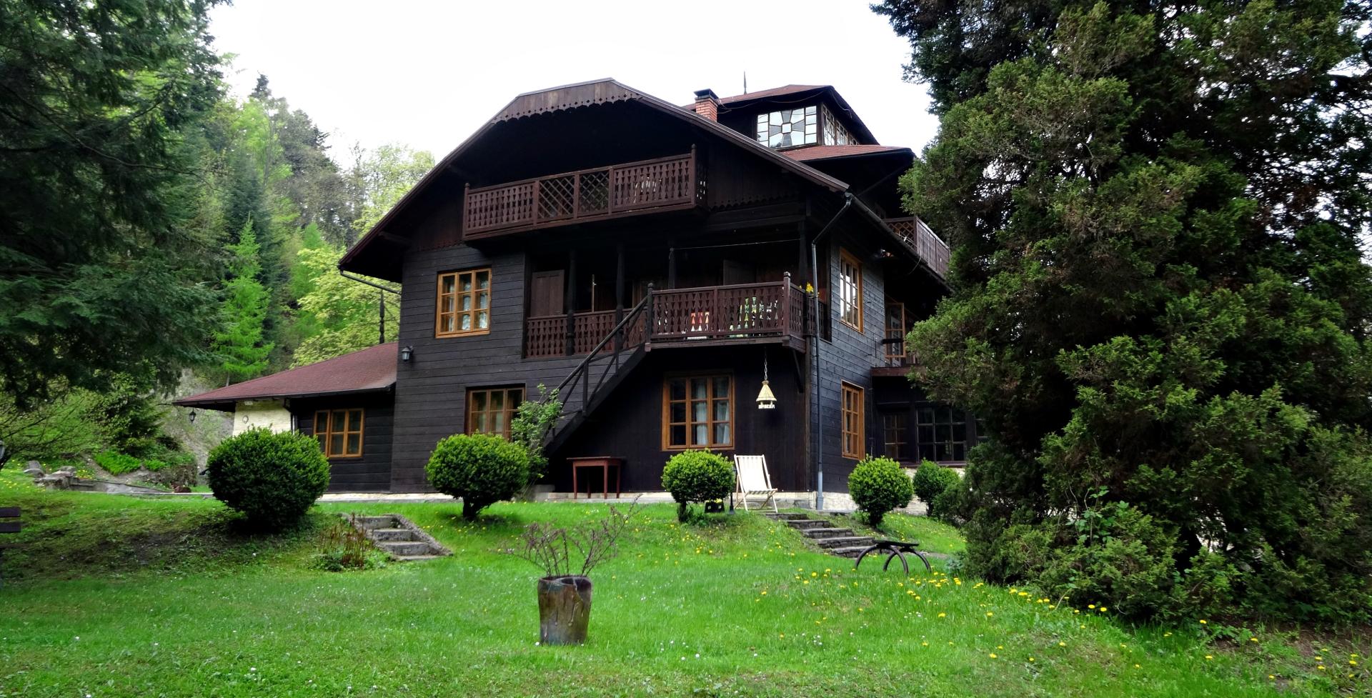Timber house resort - propertydey.com